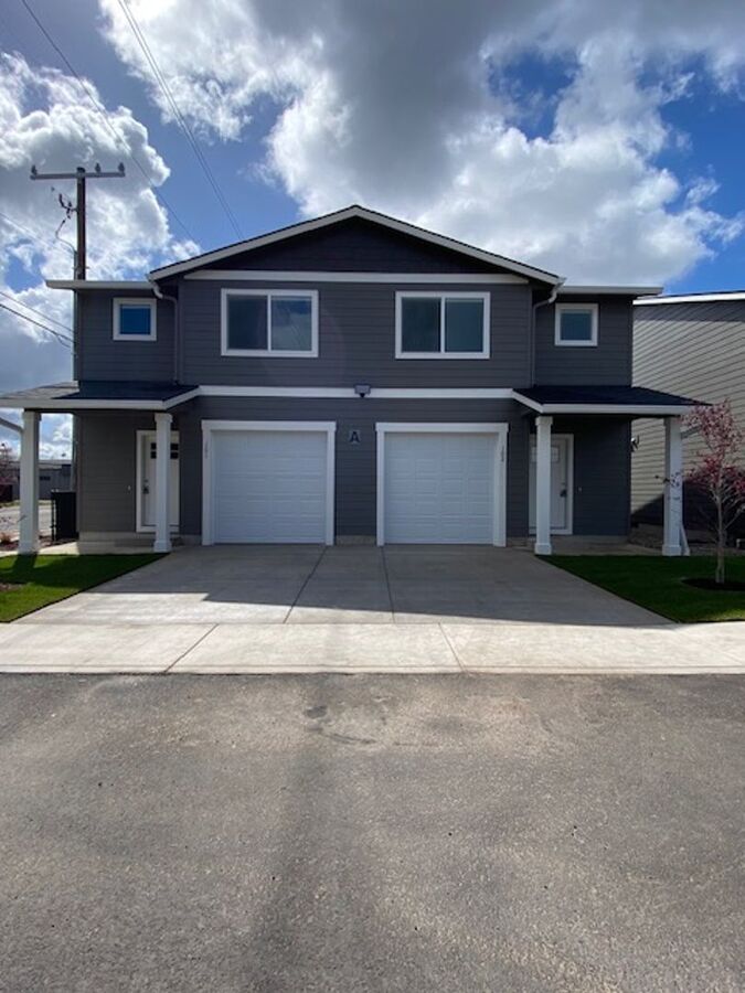 **move In Special!** New Gorgeous Lebanon Duplex... Apartments Lebanon, OR