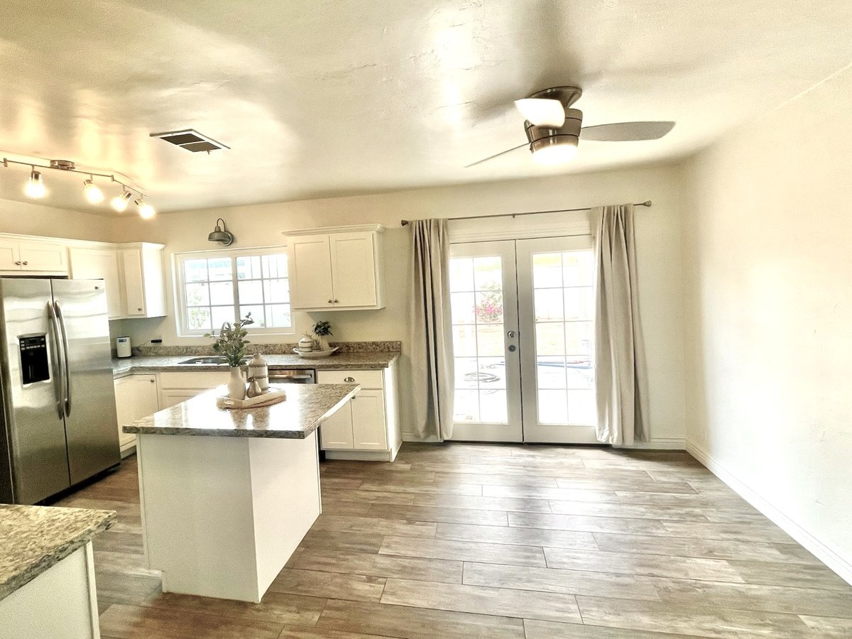 Mid-century Modern Elegance Meets Contemporary... Apartments Phoenix, AZ