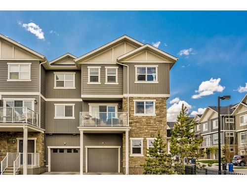 Evanston - Arrive At Evanston - Townhome Apartments Calgary, AB