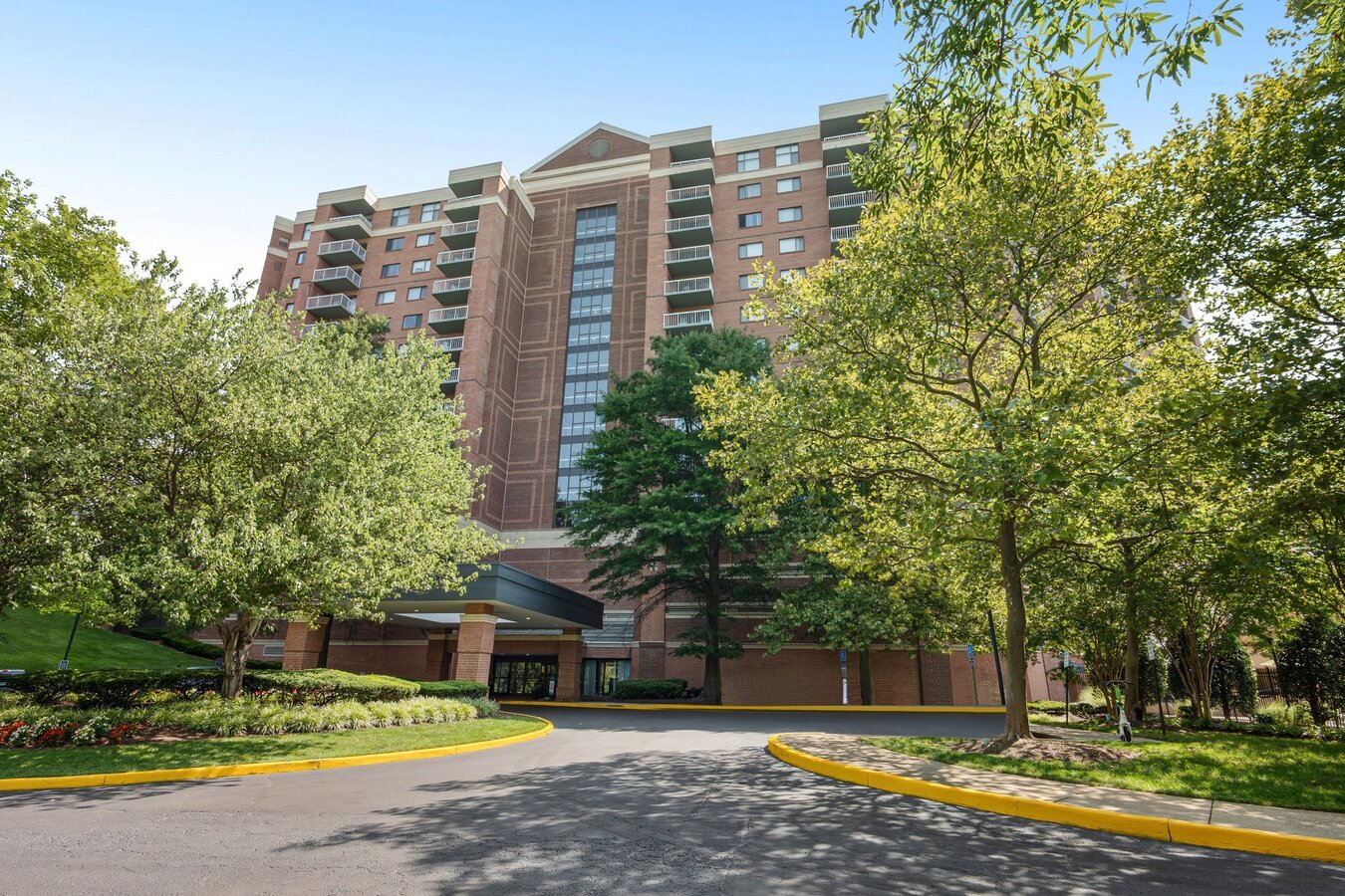 Cascade At Landmark Apartments