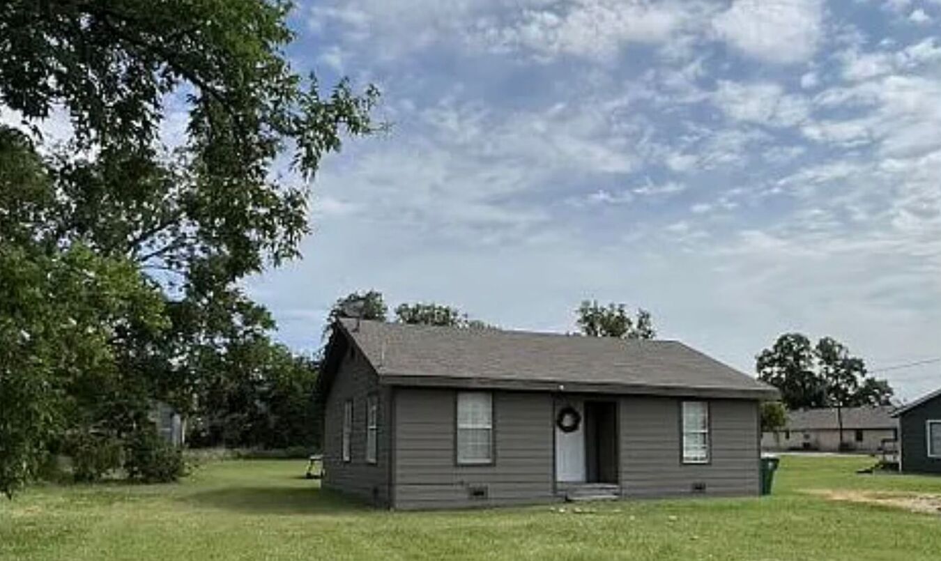 Ponder 2 Bed 1 Bath Home - Huge Lot Apartments Ponder, TX
