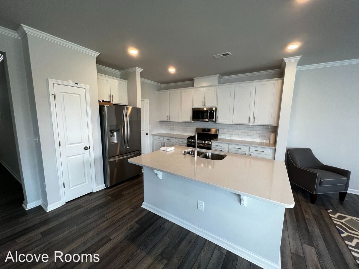 Room In 3 Bedroom Home At Pate Farm Ln Apartments Durham, NC