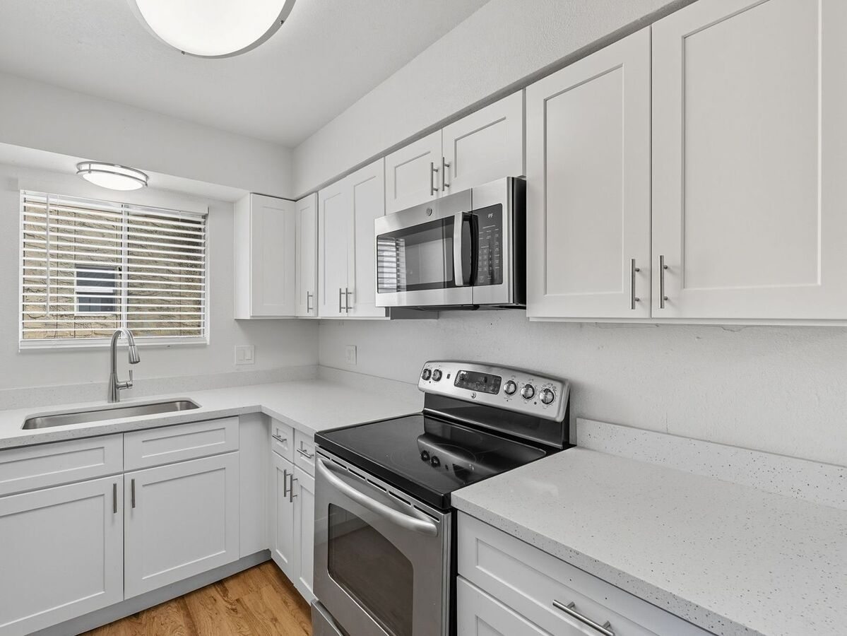Fully Upgraded 2nd Floor Condo! Apartments Phoenix, AZ