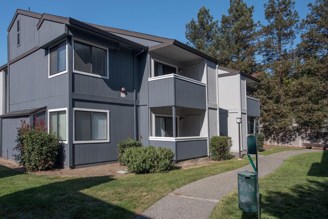Park Ridge Apartments - 4949 Snyder Ln Rohnert Park, CA