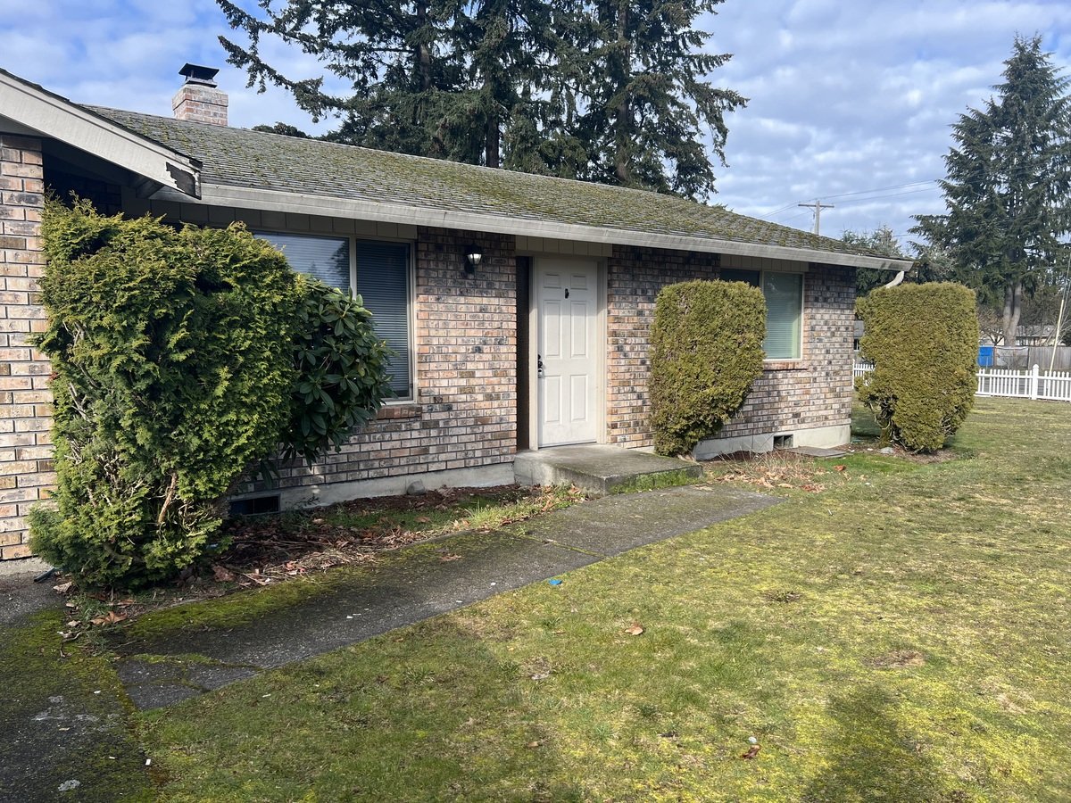 Ranch Style Duplex Unit Available Now! Apartments Tacoma, WA