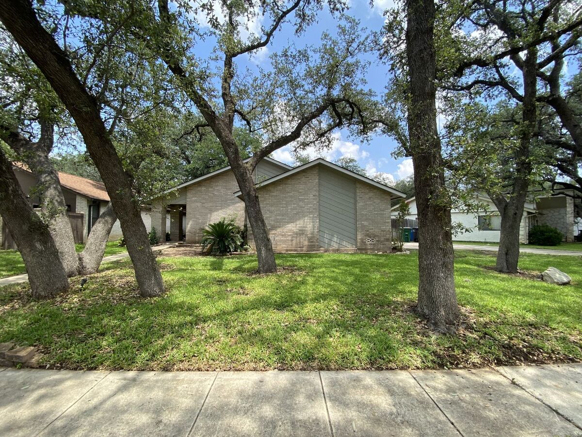 Beautiful 80S Brick House Apartments San Antonio, TX