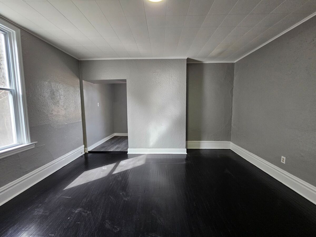 Newl Updated 2 Bedroom 1 Bath Located In Carrick! Apartments Pittsburgh, PA