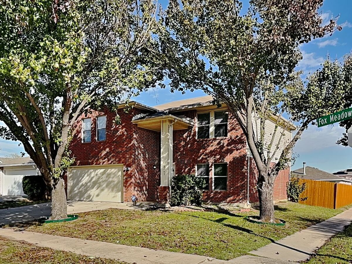 Corner Lot Charmer With Two-story Deck And Bonus... Apartments Forth ...