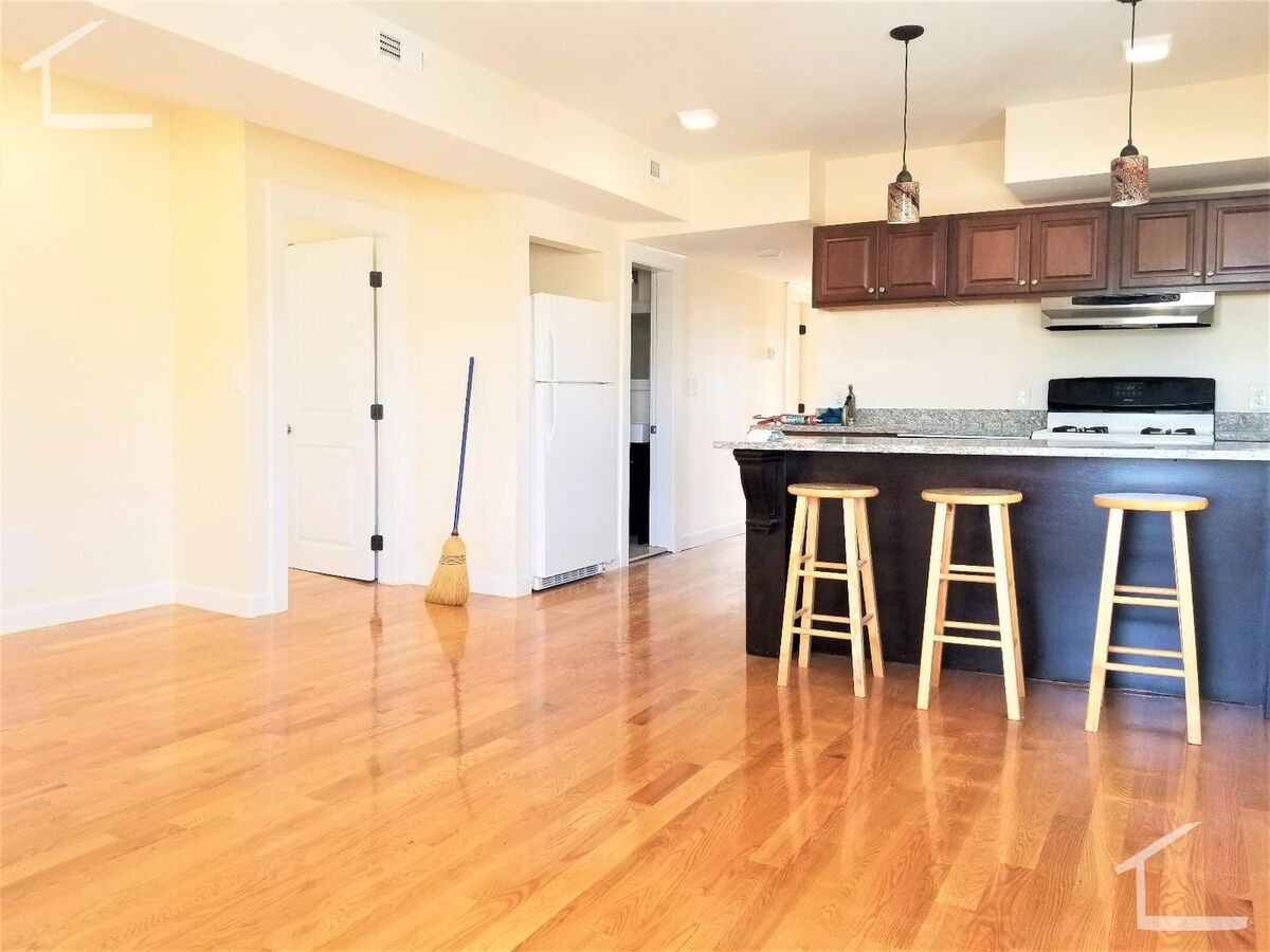 Large Recently Renovated Unit In Lower Allston... Apartments Brighton, MA