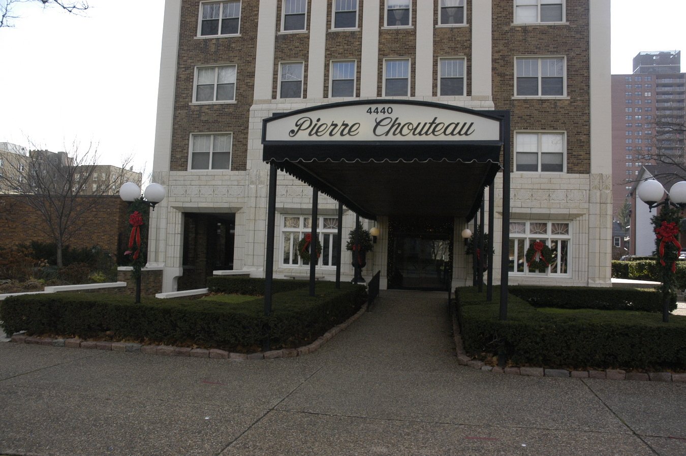 Pierre Chouteau Apartments - 4440 Lindell Blvd St Louis, MO