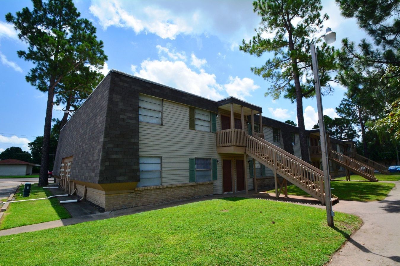 South Point Apartments - 827 S York St Muskogee, OK
