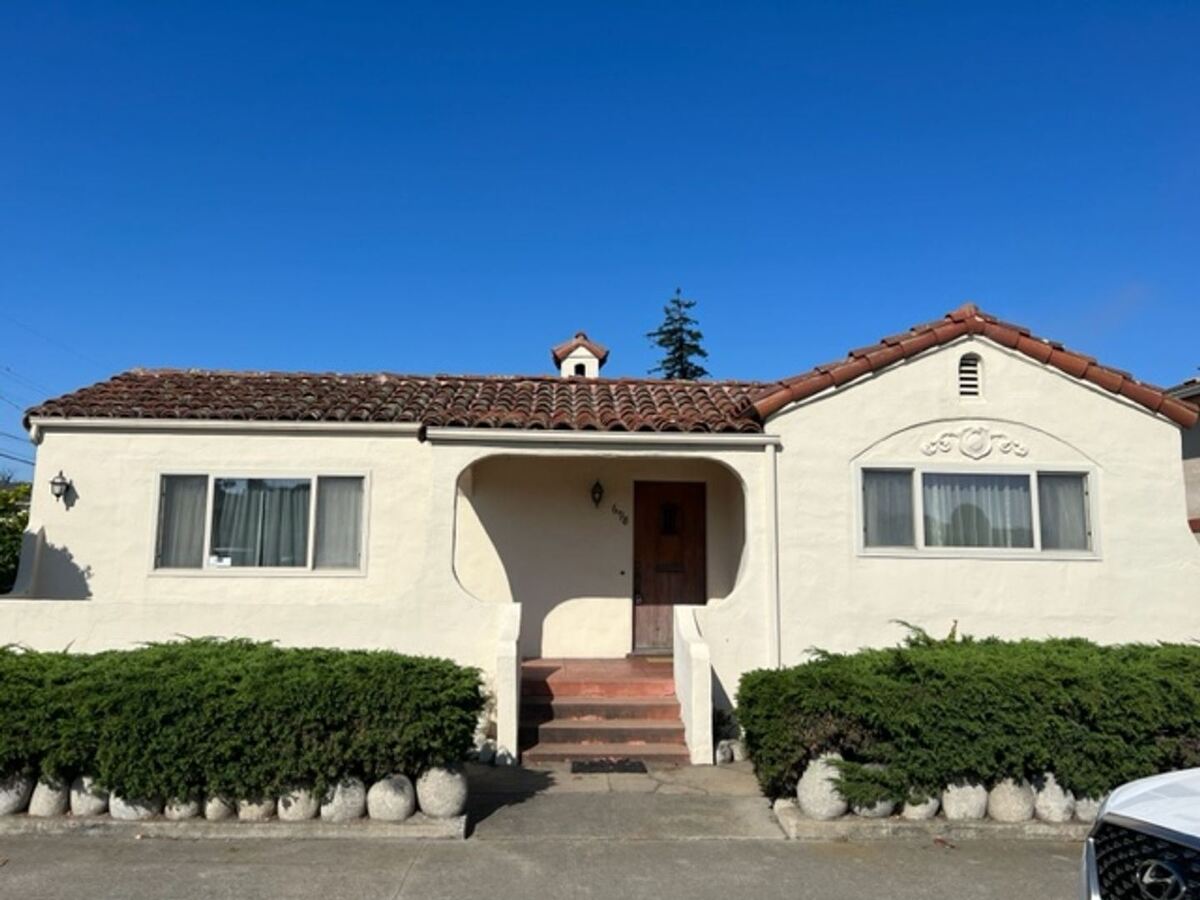 698 Ocean Ave Monterey, CA House for Rent | Rentable