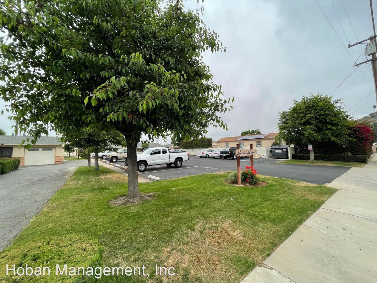 Merritt Manor Apartments - 964-980 Merritt Dr El Cajon, CA
