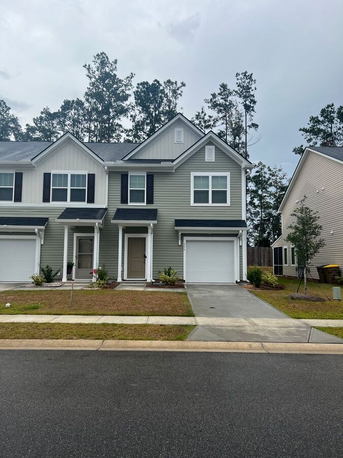 3 Bed, 25 Bath End Unit Townhome In Pooler Apartments Pooler, GA