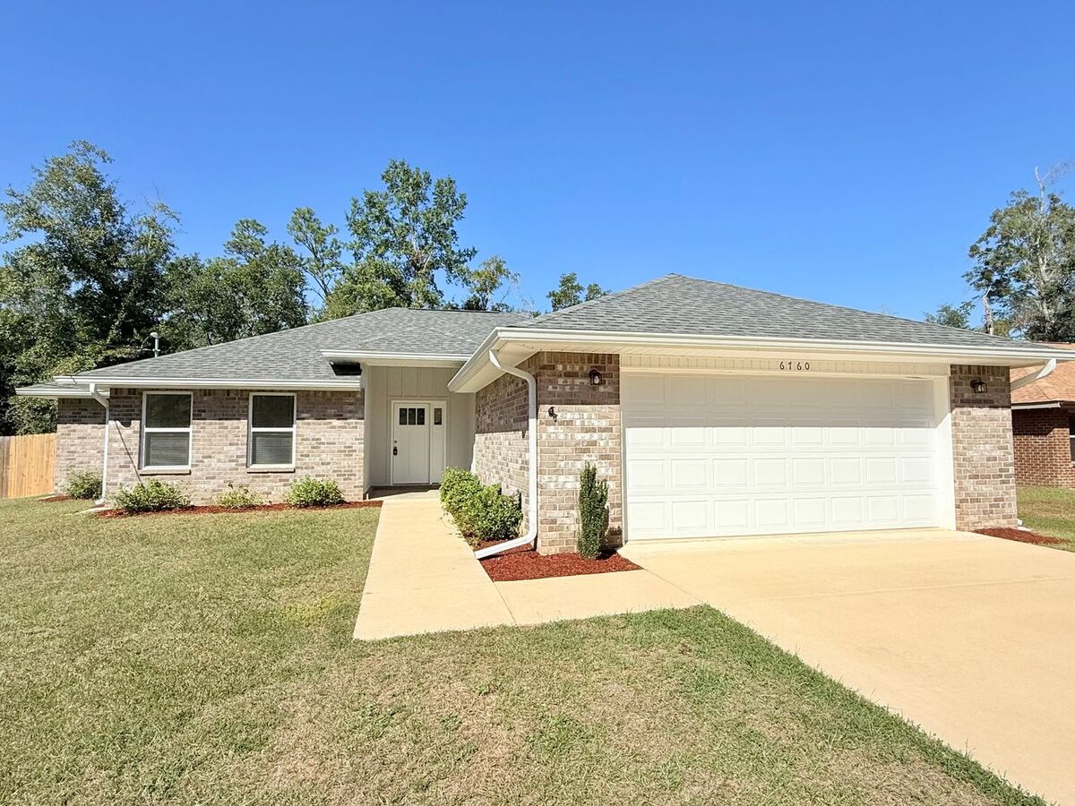 Beautiful 3-bedroom Home - Open Split Floor Plan Apartments Milton, FL