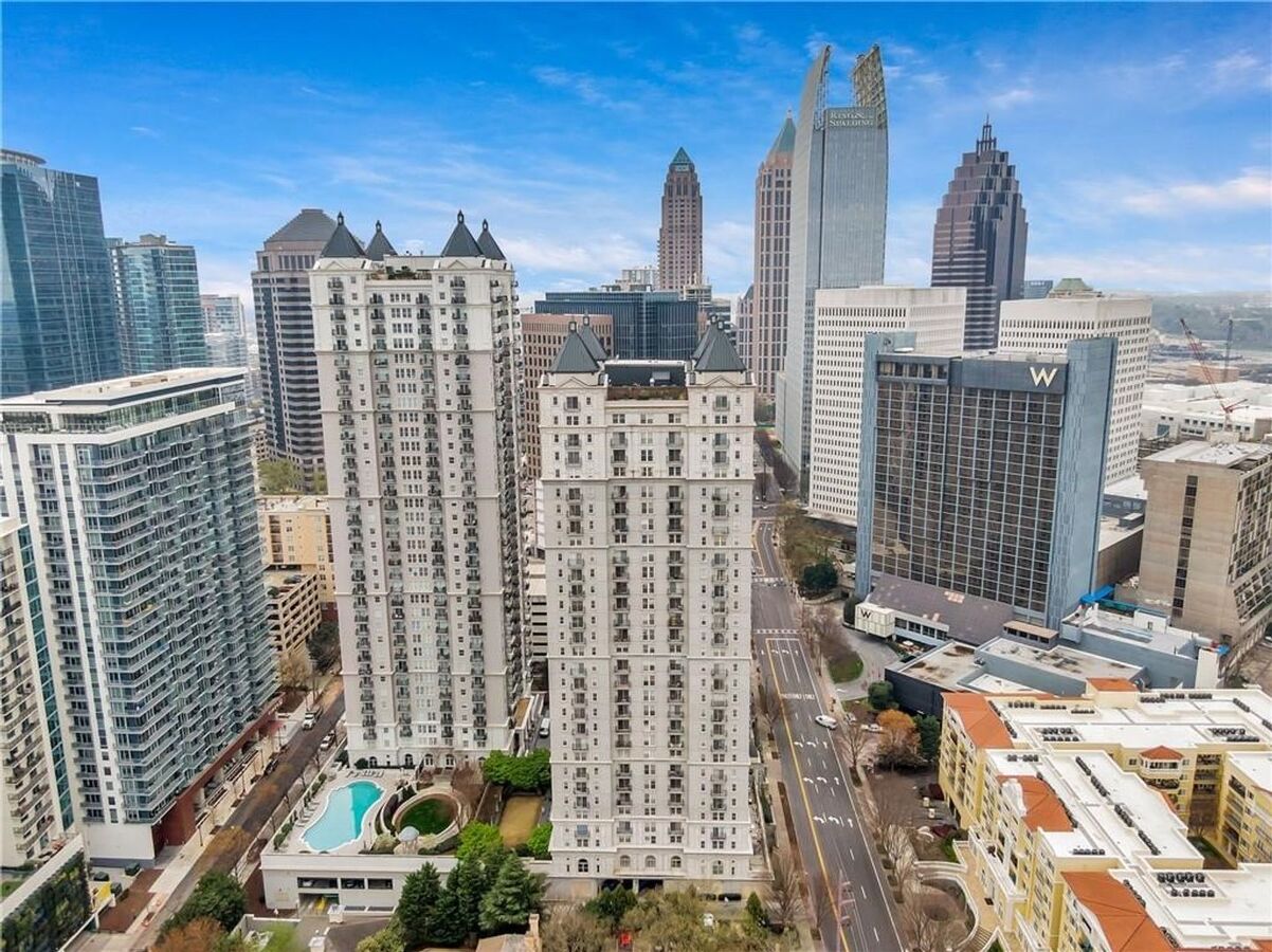 Beautiful 1|1 Unit In Sought After Mayfair Tower! Apartments Atlanta, GA