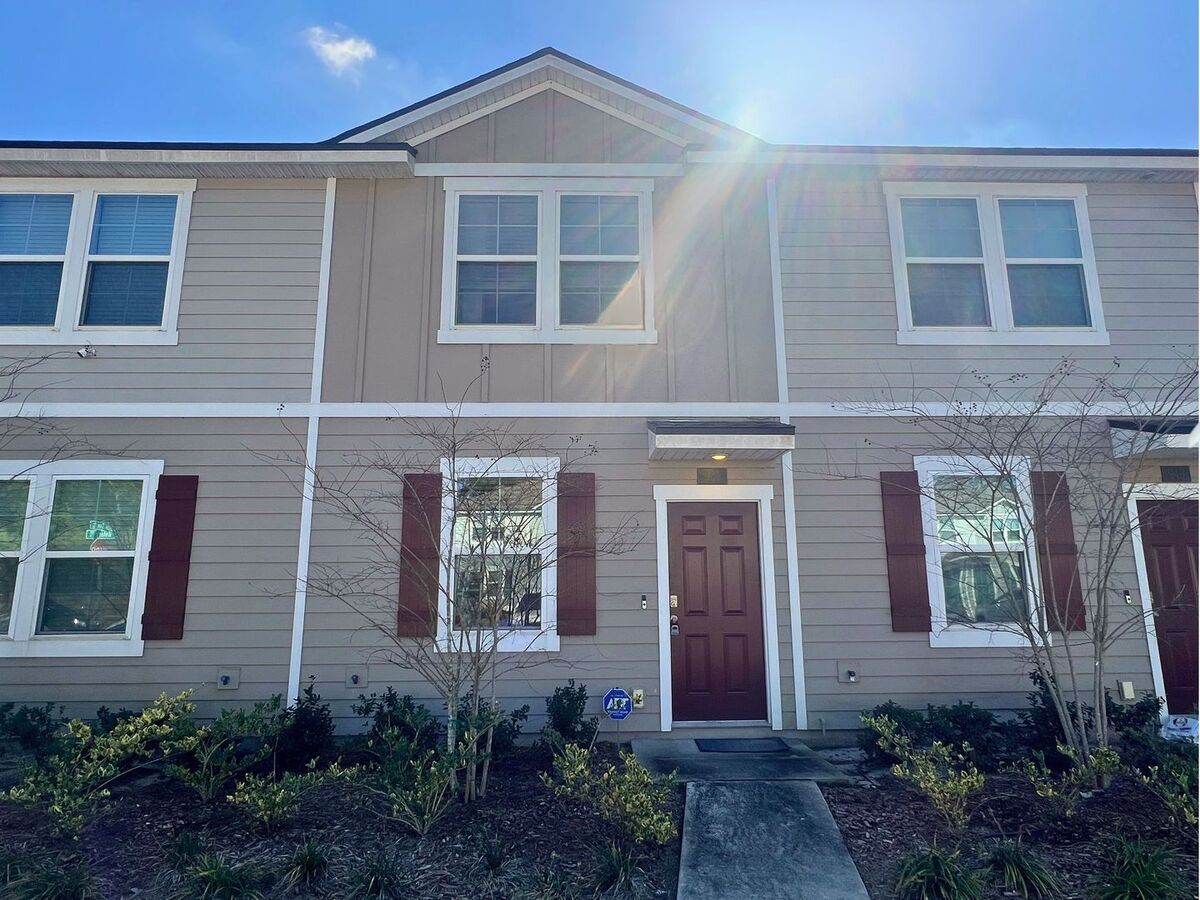 Charming 2-bedroom Townhouse In Rivergate,... Apartments Jacksonville, FL