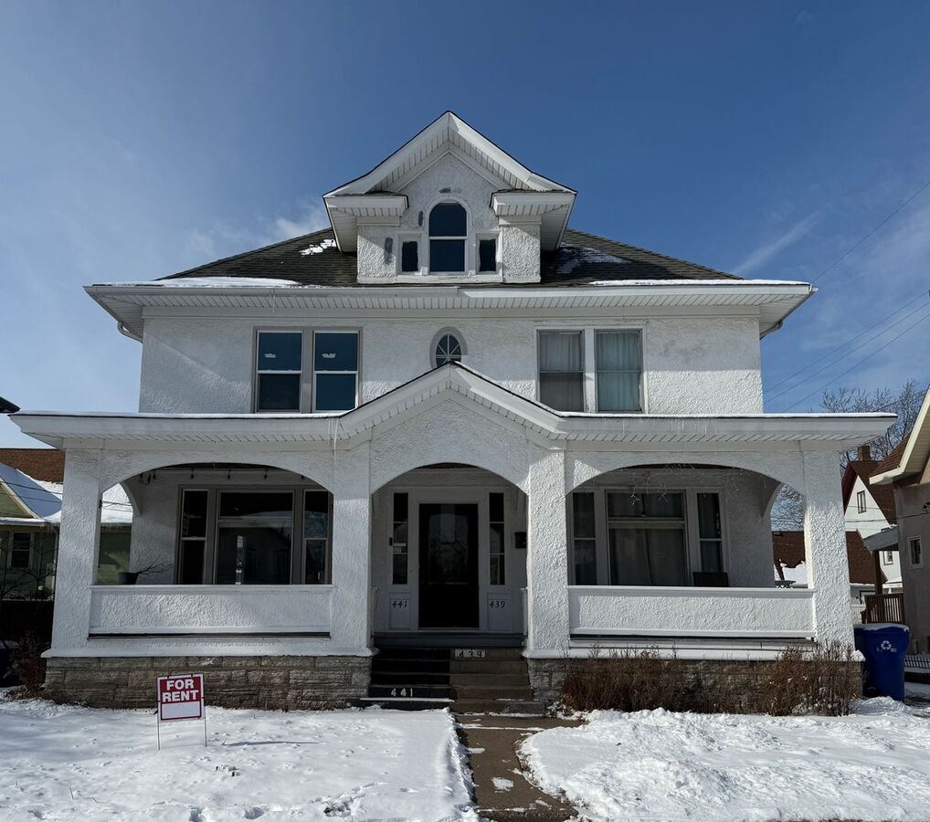 Large 4 Bed + Office Duplex, Section 8 Approved! Apartments St Paul, MN