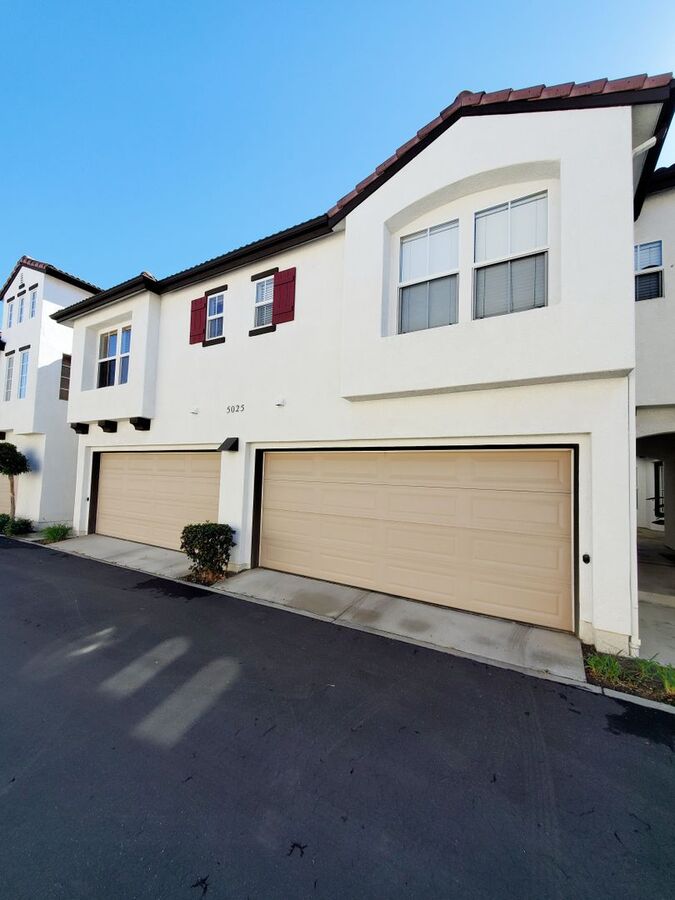Oceanside Rental Light + Bright 2-story... Apartments Oceanside, CA