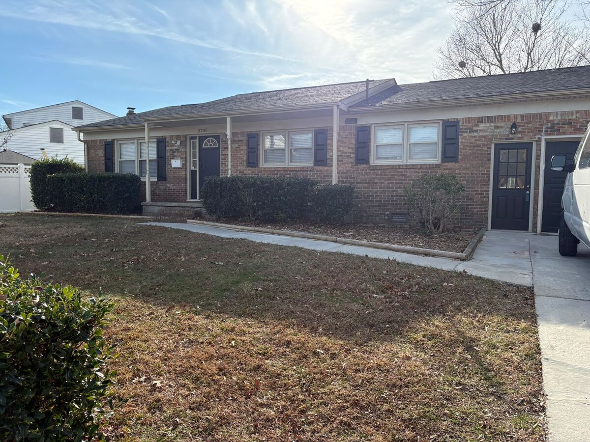 Beautiful Updated Home With New Flooring And... Apartments Virginia ...