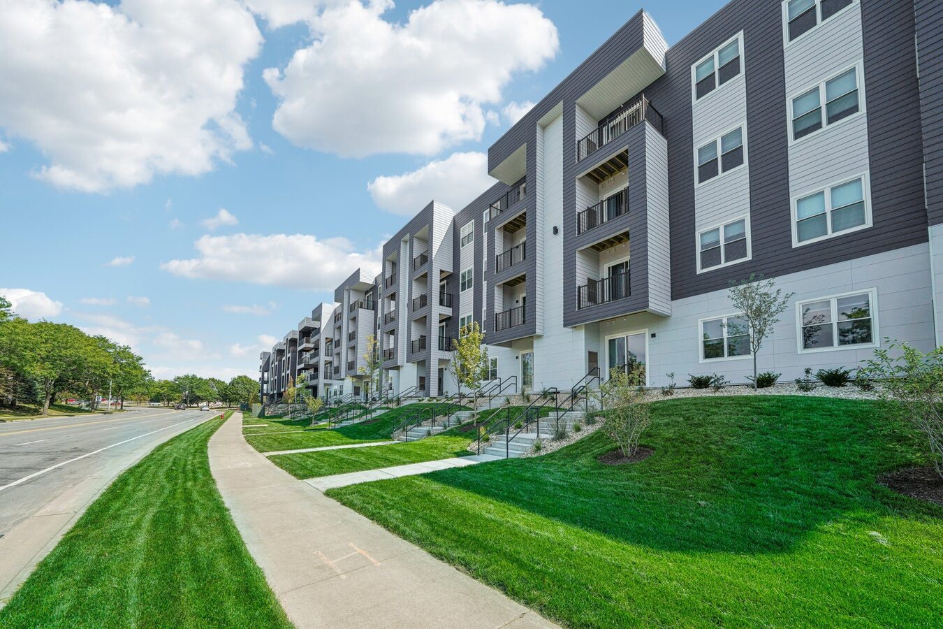 Signature Pointe Apartments - 2015 E Springs Dr Madison, WI