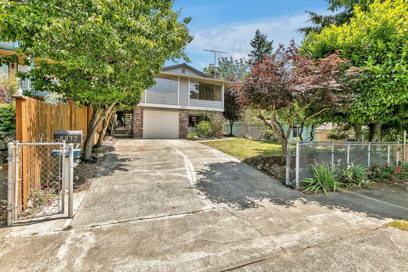 Fully Renovated 3bd Upper Duplex With Garage &... Apartments Seattle, WA
