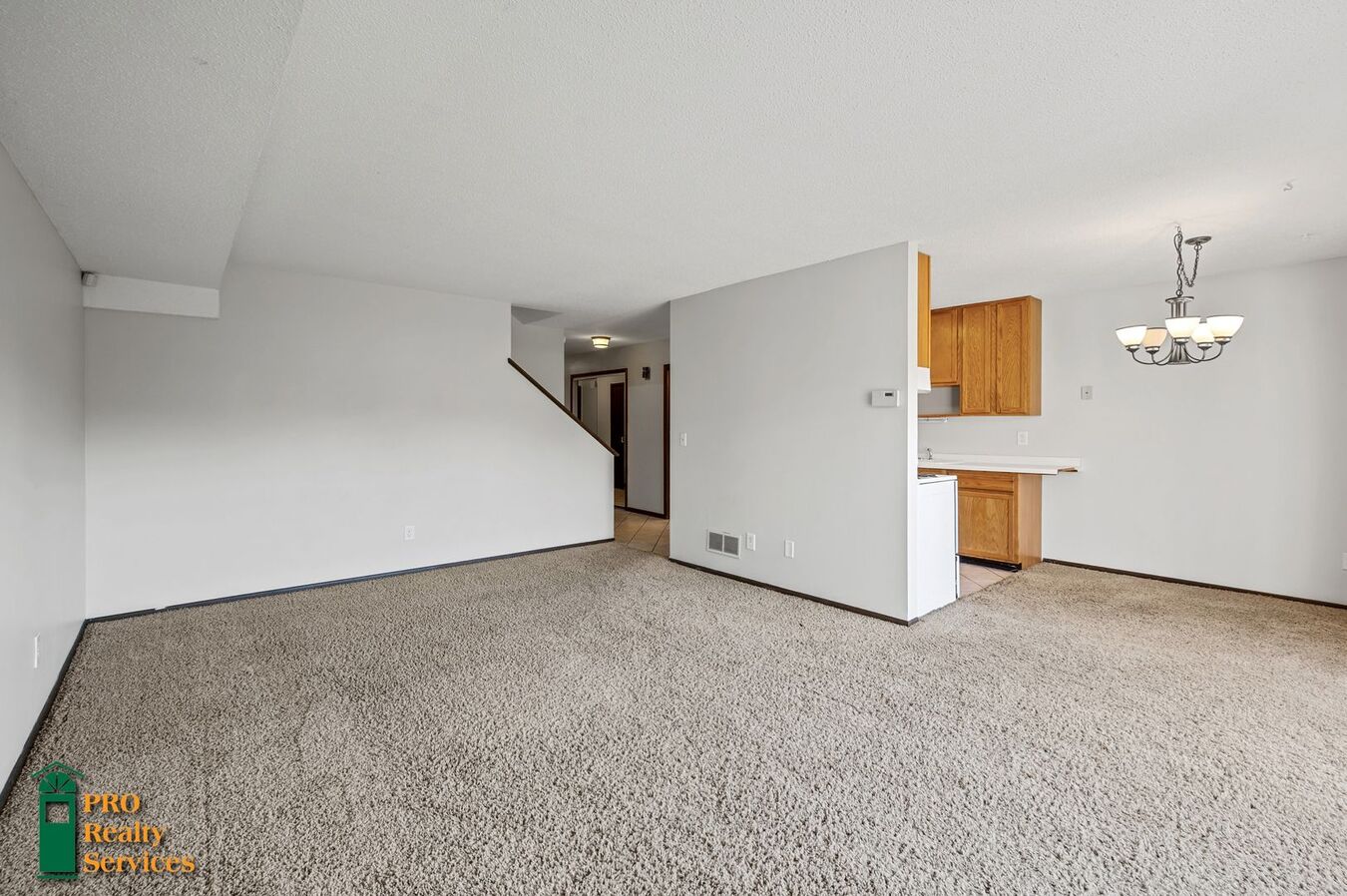 2 Bedroom Townhome With An Outdoor Community Pool Apartments Maplewood, MN