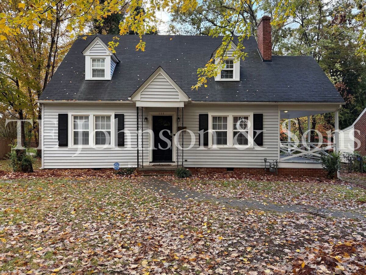 Charming Home With Character And Modern Comfort Apartments Winstonsalem, NC