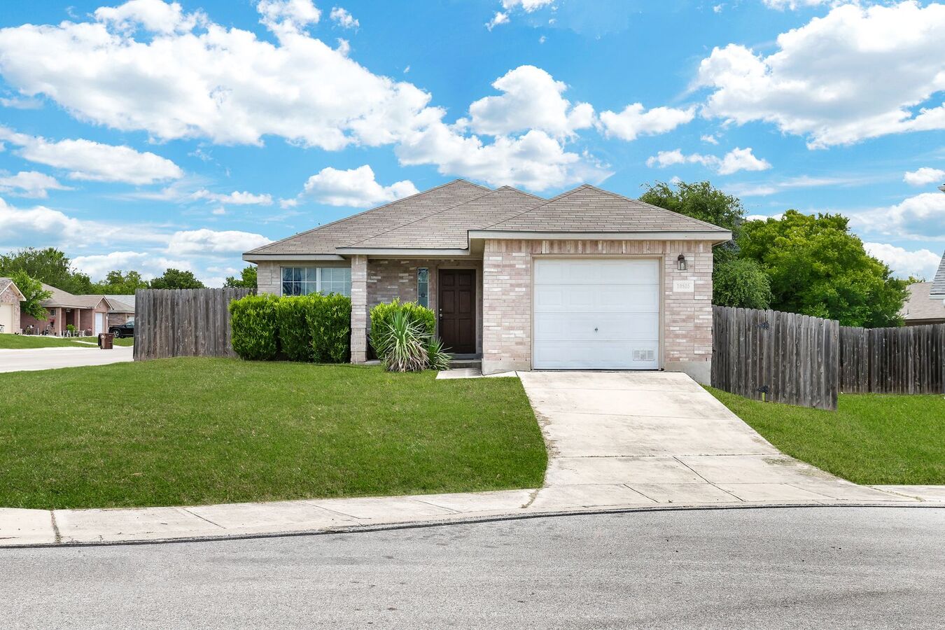 10815 Shaenfield Ct San Antonio, TX House for Rent | Rentable