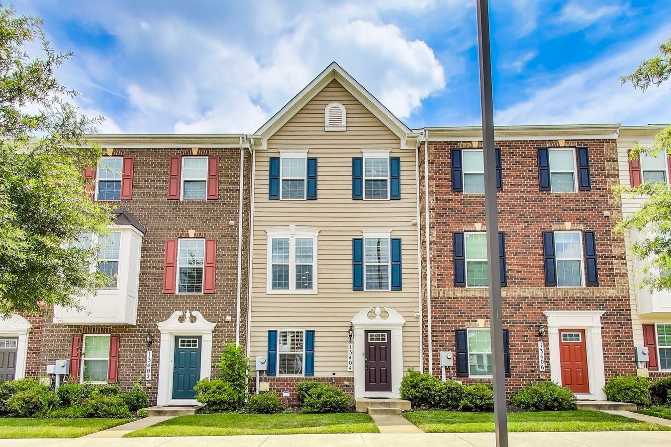 Contemporary 4 Bedroom, 2 Full Bath/2 Half Bath... Apartments ...