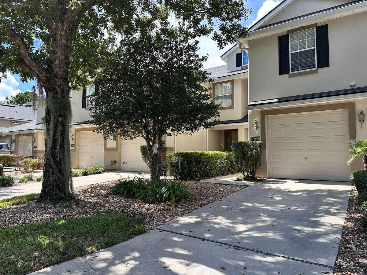 Oakleaf Plantation – Townhome – Briar Oaks Apartments Orange Park, FL