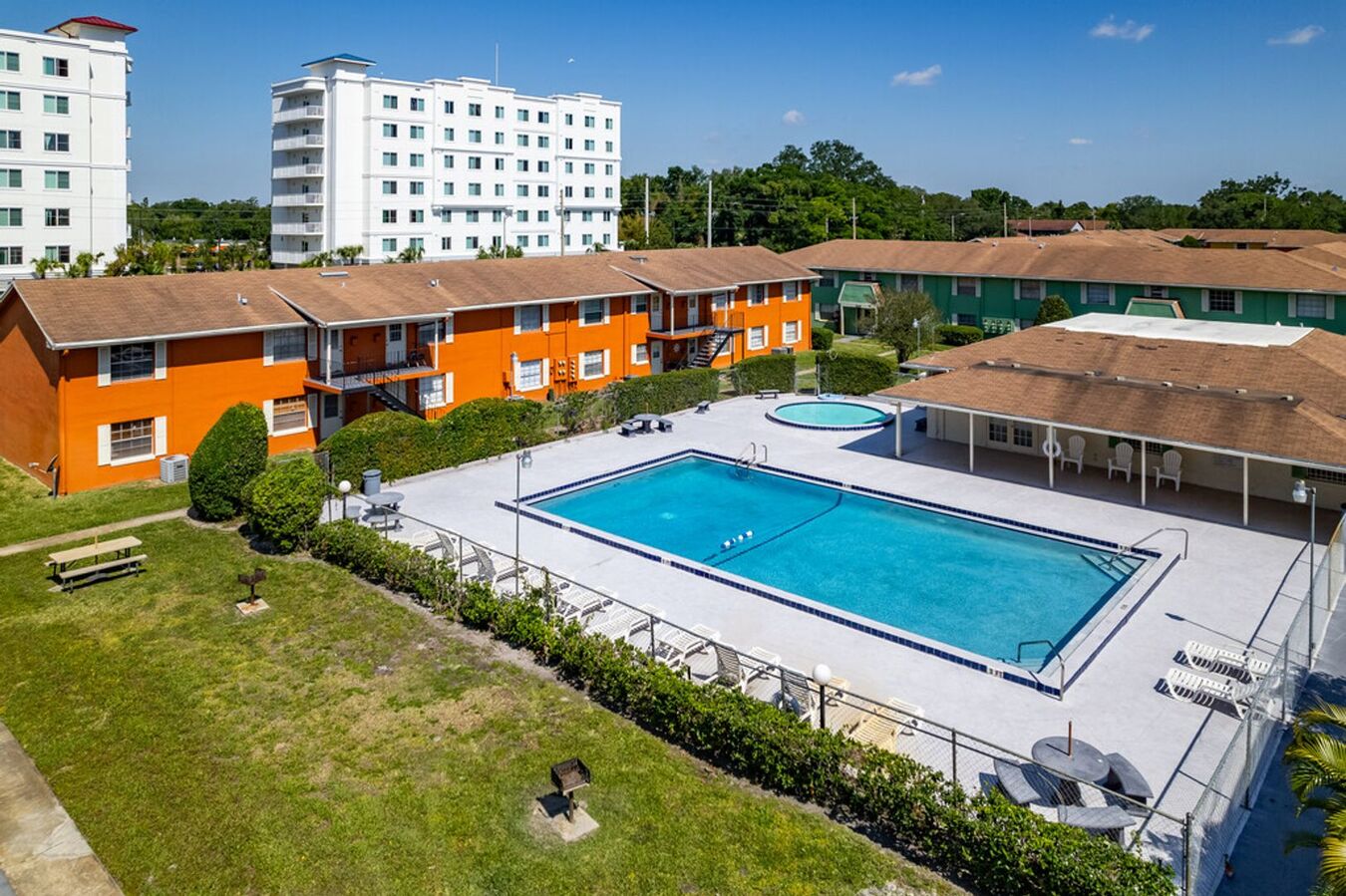 Excellent 1 Bed / 1 Bath Located On Weatherly... Apartments Orlando, FL
