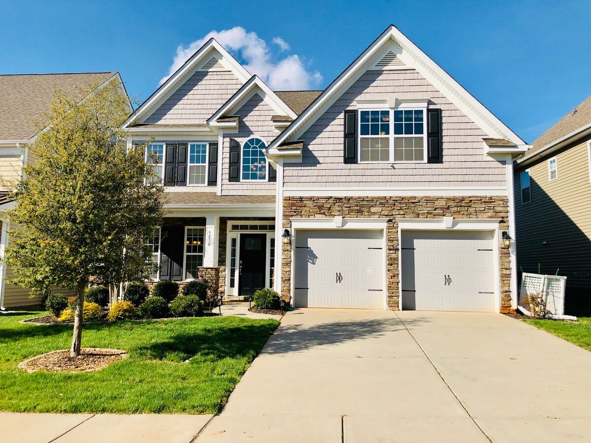 Immaculate 5bd 3bd Berewick Home With Many Newly... Apartments ...