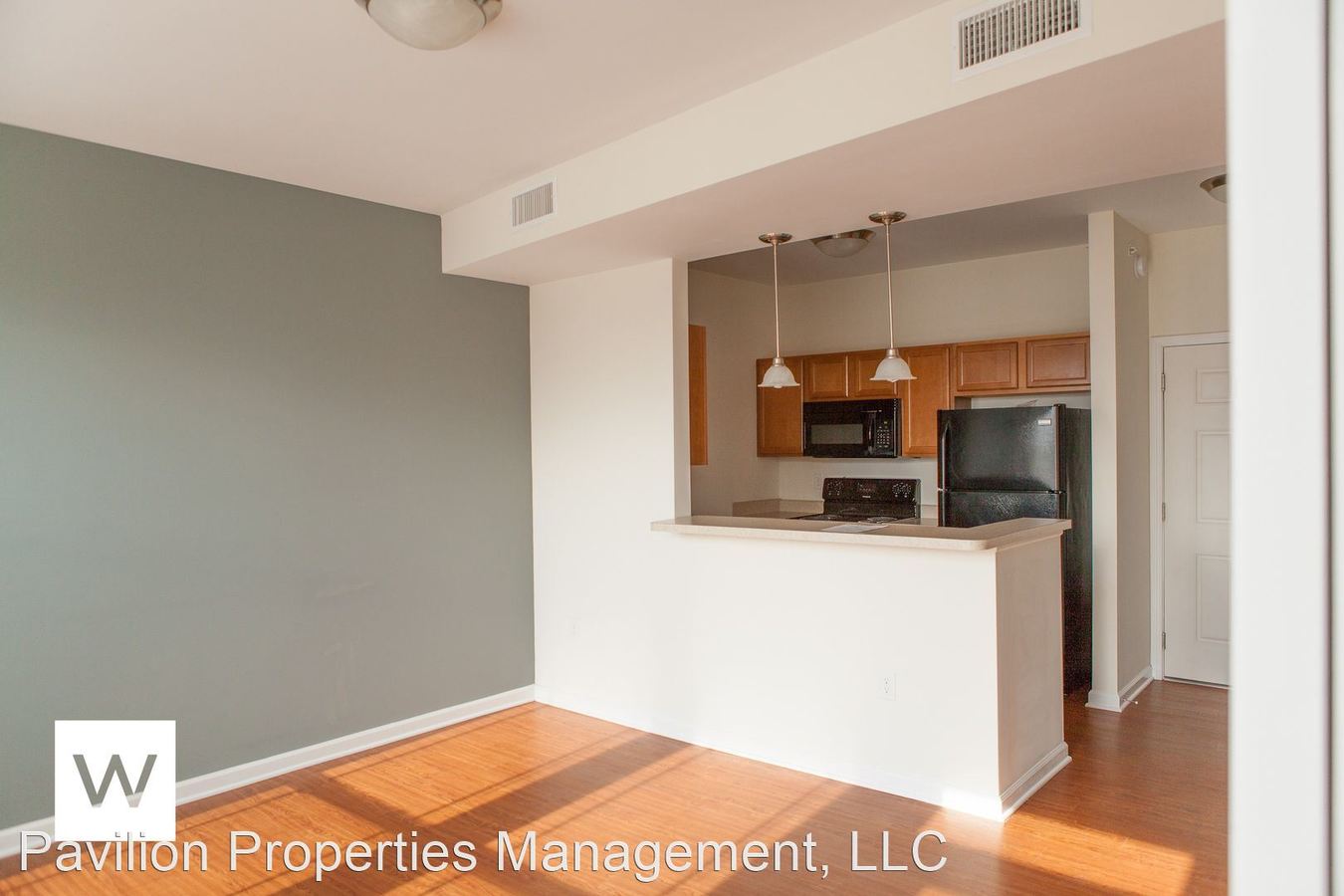 Pavilion Place - Professionals or Grad Students... Apartments ...