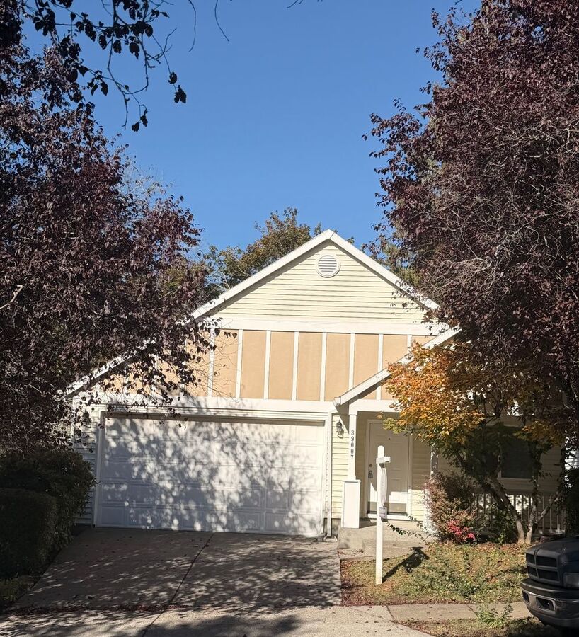 Quiet Living In Sandy On Cascadia Village Drv... Apartments Sandy, OR