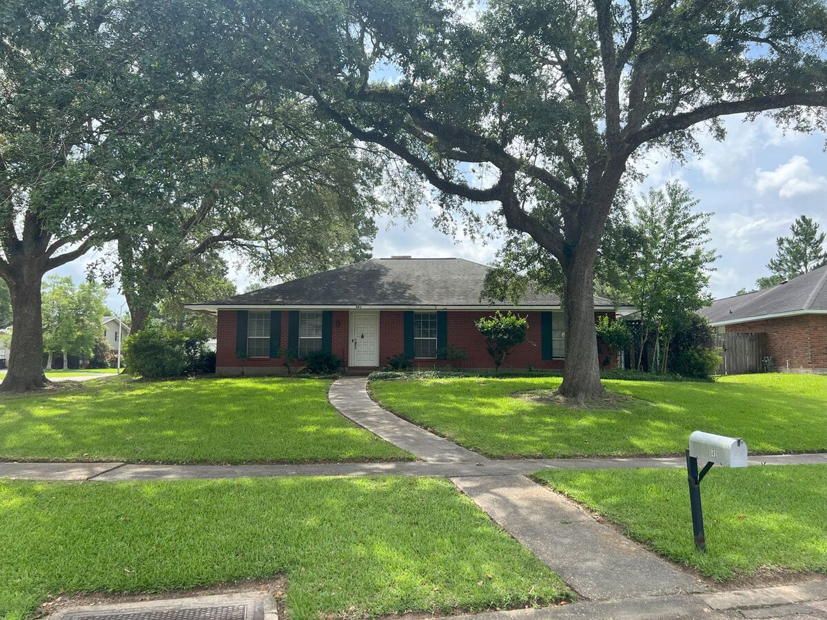 Plantation Trace Subdivision Apartments Baton Rouge, LA