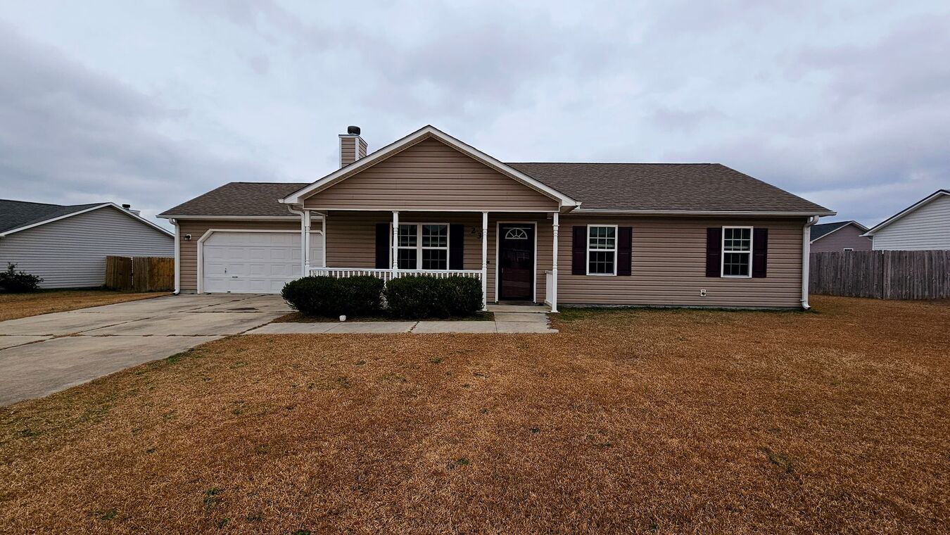 3 Br 2ba Jacks Branch Apartments - 233 Loren Rd Hubert, NC