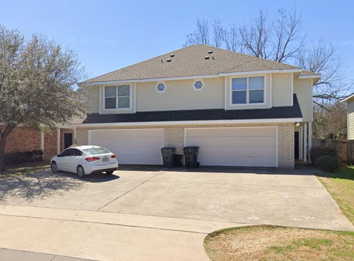 Townhome-style Duplex Near Campus With Community... Apartments Waco, TX