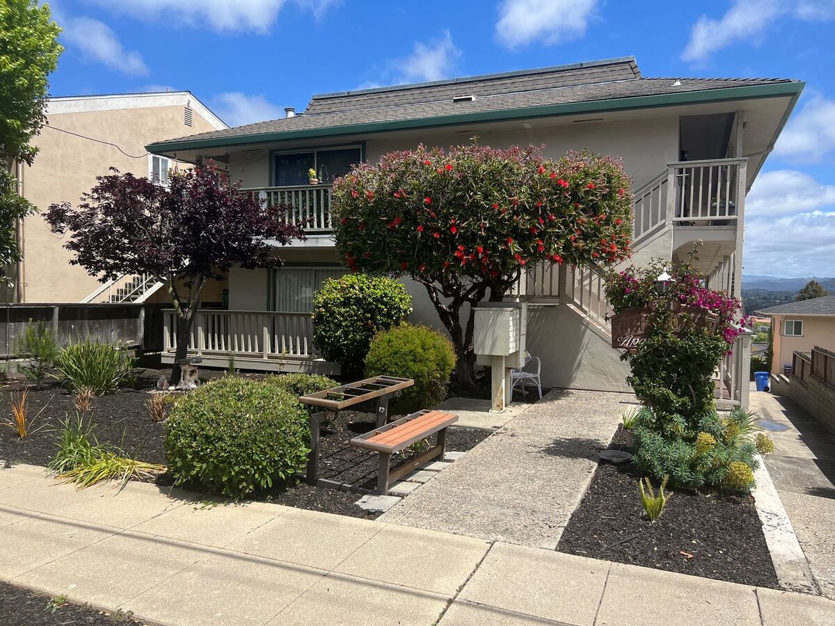 Monterey Beauty Apartments - 551 Watson St Monterey, CA