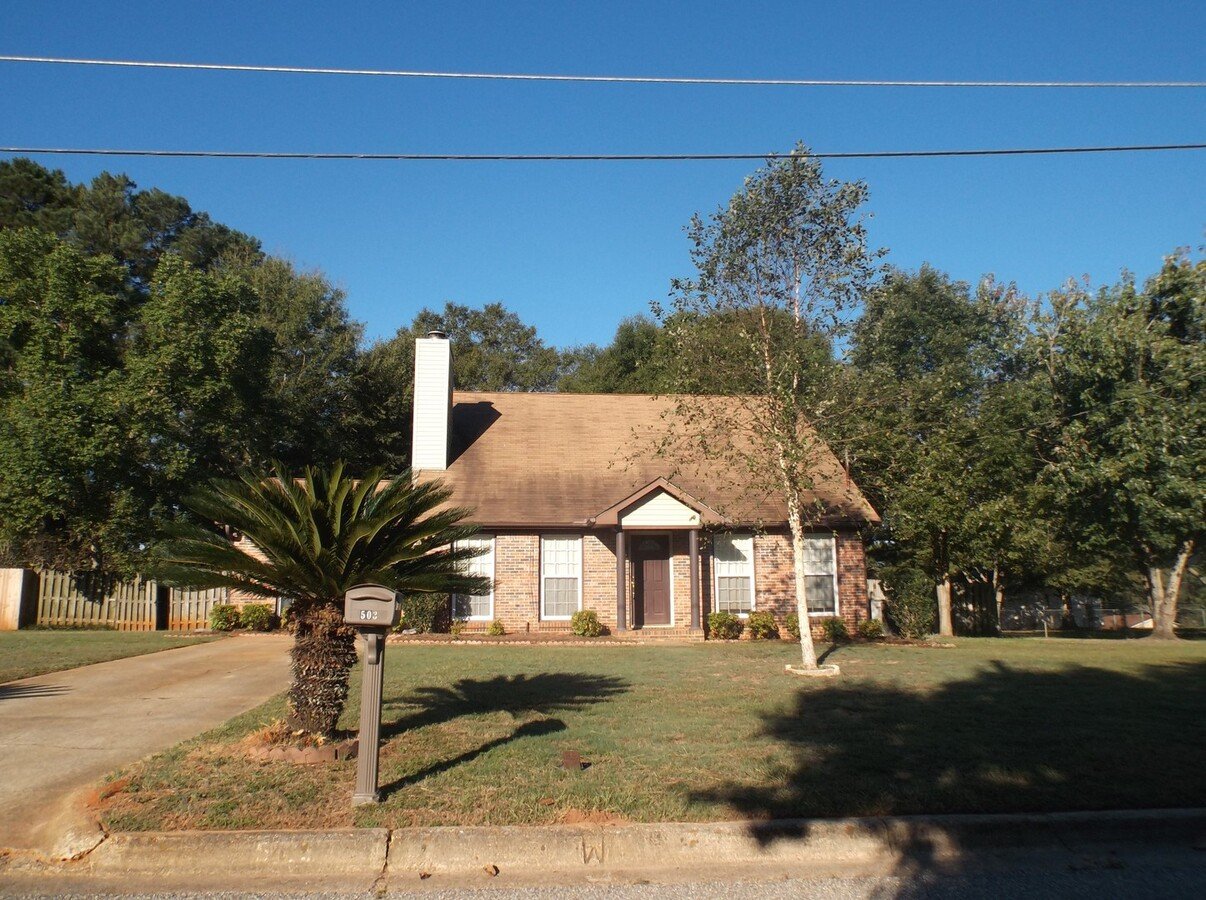 Indian Lakes Subdivision - Beautiful Two-story! Apartments Enterprise, AL