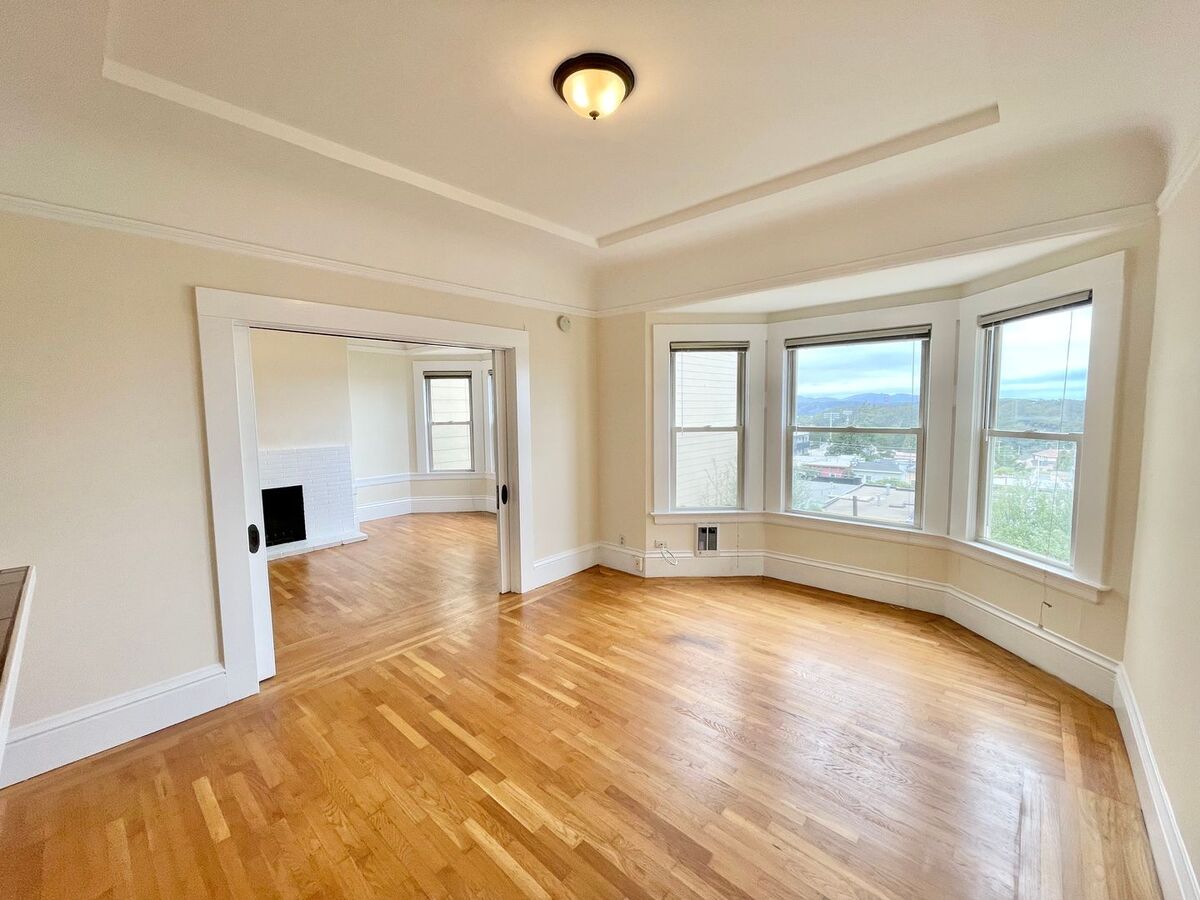 Sunny, Spacious, Cole Valley View Apartment... San Francisco, CA