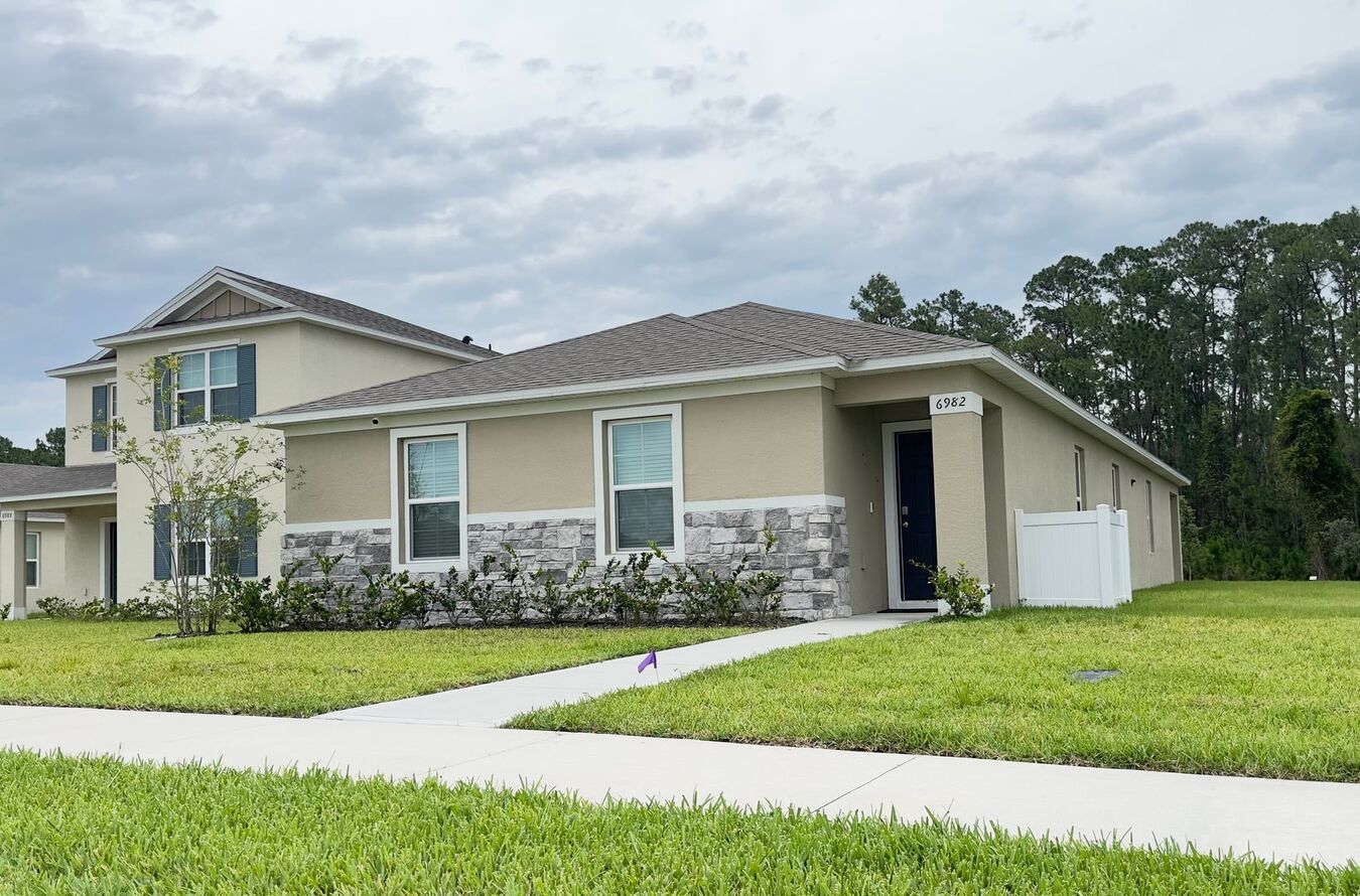 Cozy 4/2 In The New Harmony Community! Available... Apartments Harmony, FL