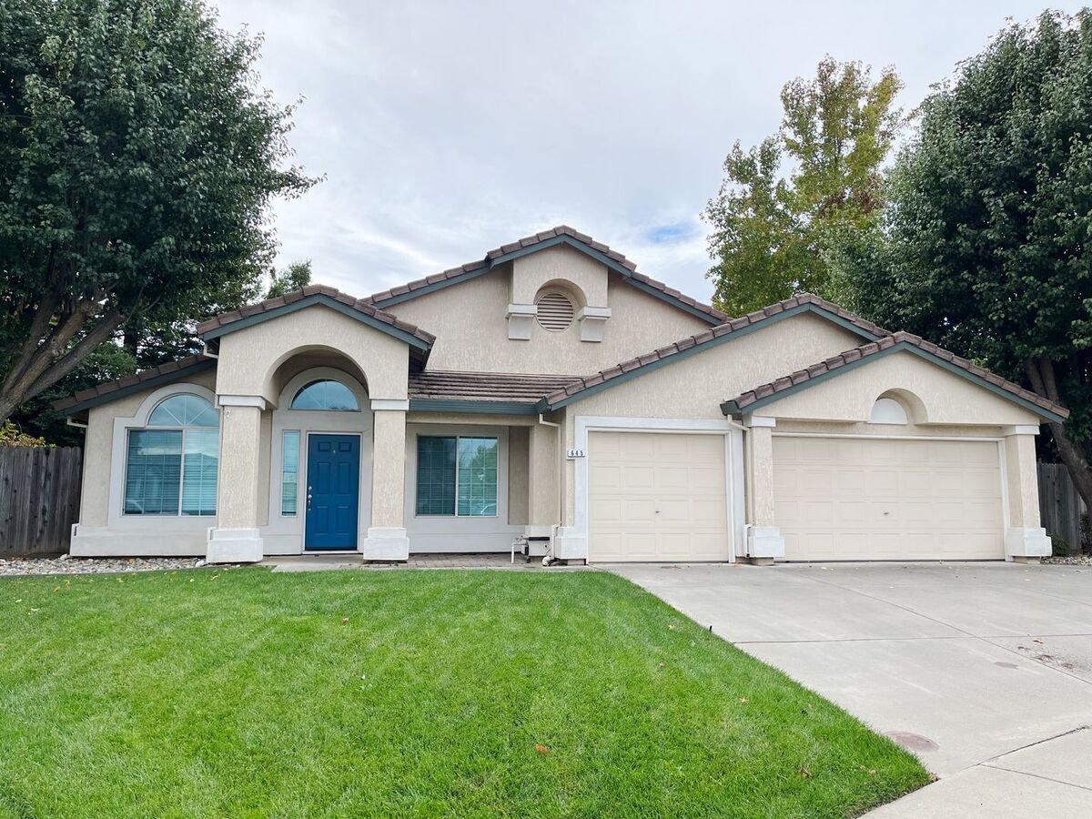 Beautiful 4/2 Home Near Patwin Park With Pool Apartments Dixon, CA