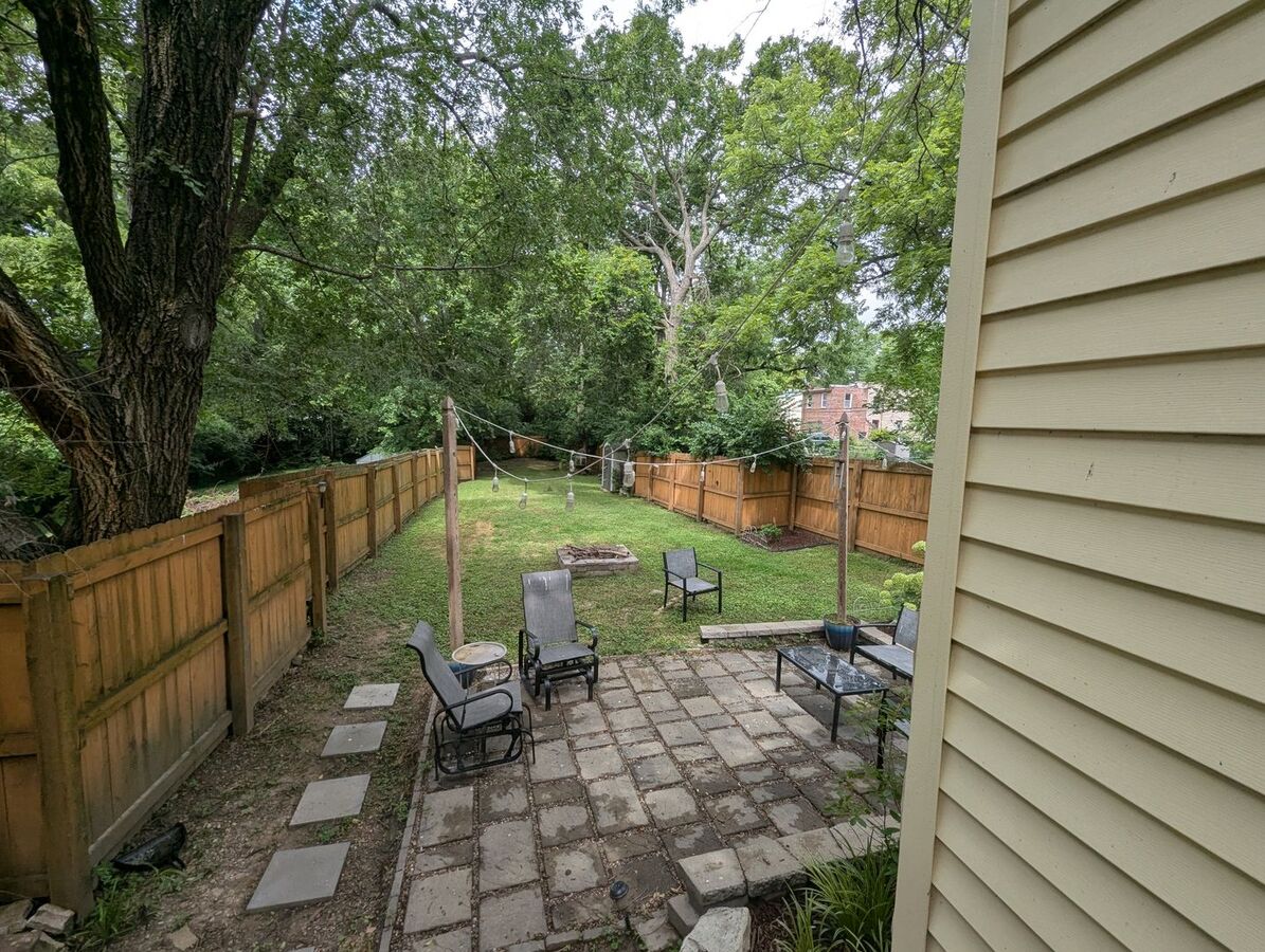Dogtown Delight - 3 Bedroom House Apartments St Louis, MO
