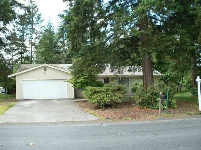 Spacious Home Located On Corner Lot In Quiet... Apartments Tacoma, WA
