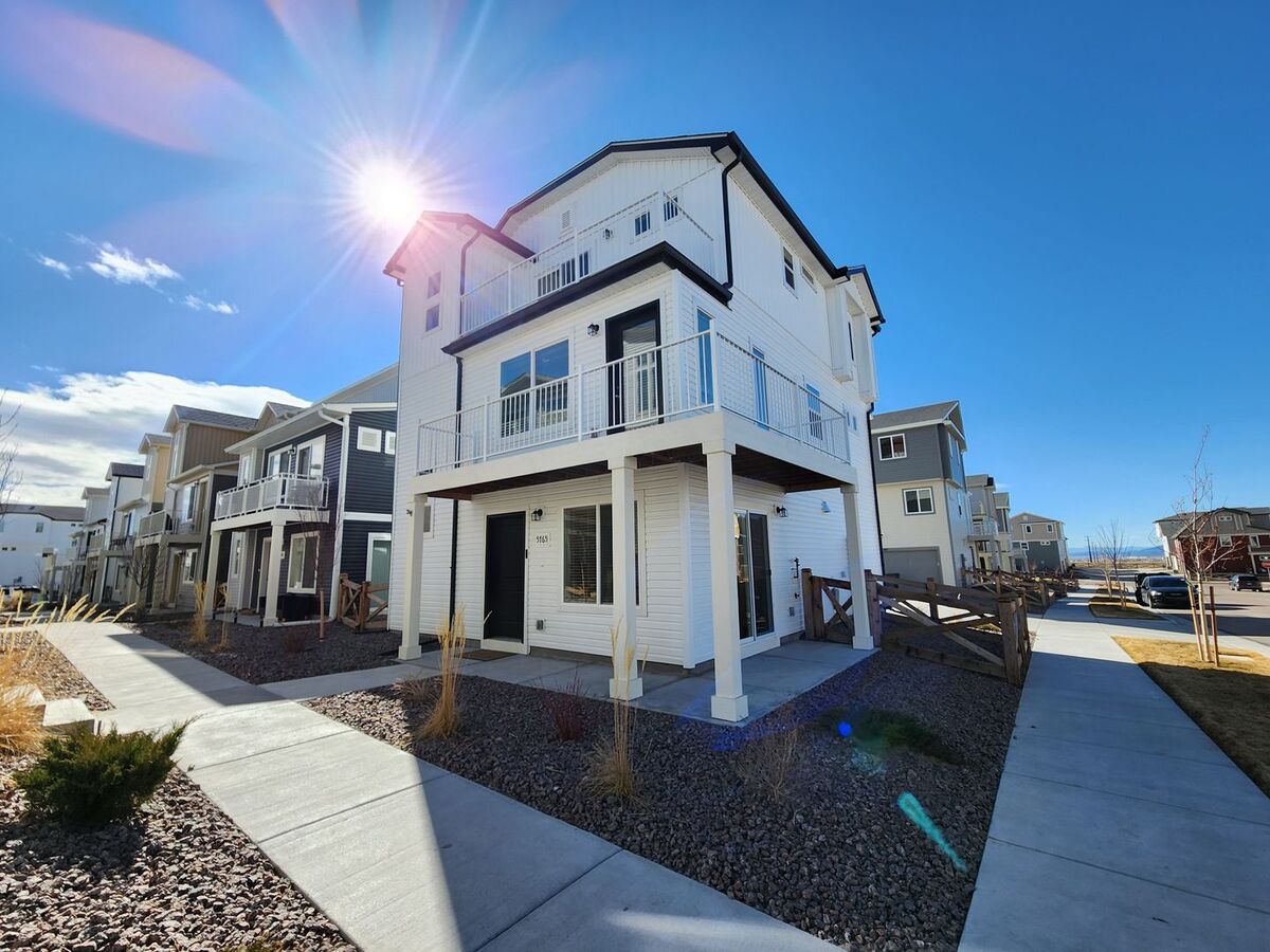 Stunning New Home Build In Beautiful Banning... Apartments Colorado ...