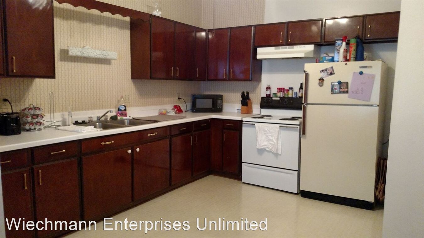 Stowell House Apartments - 2520 N Stowell Ave Milwaukee, WI