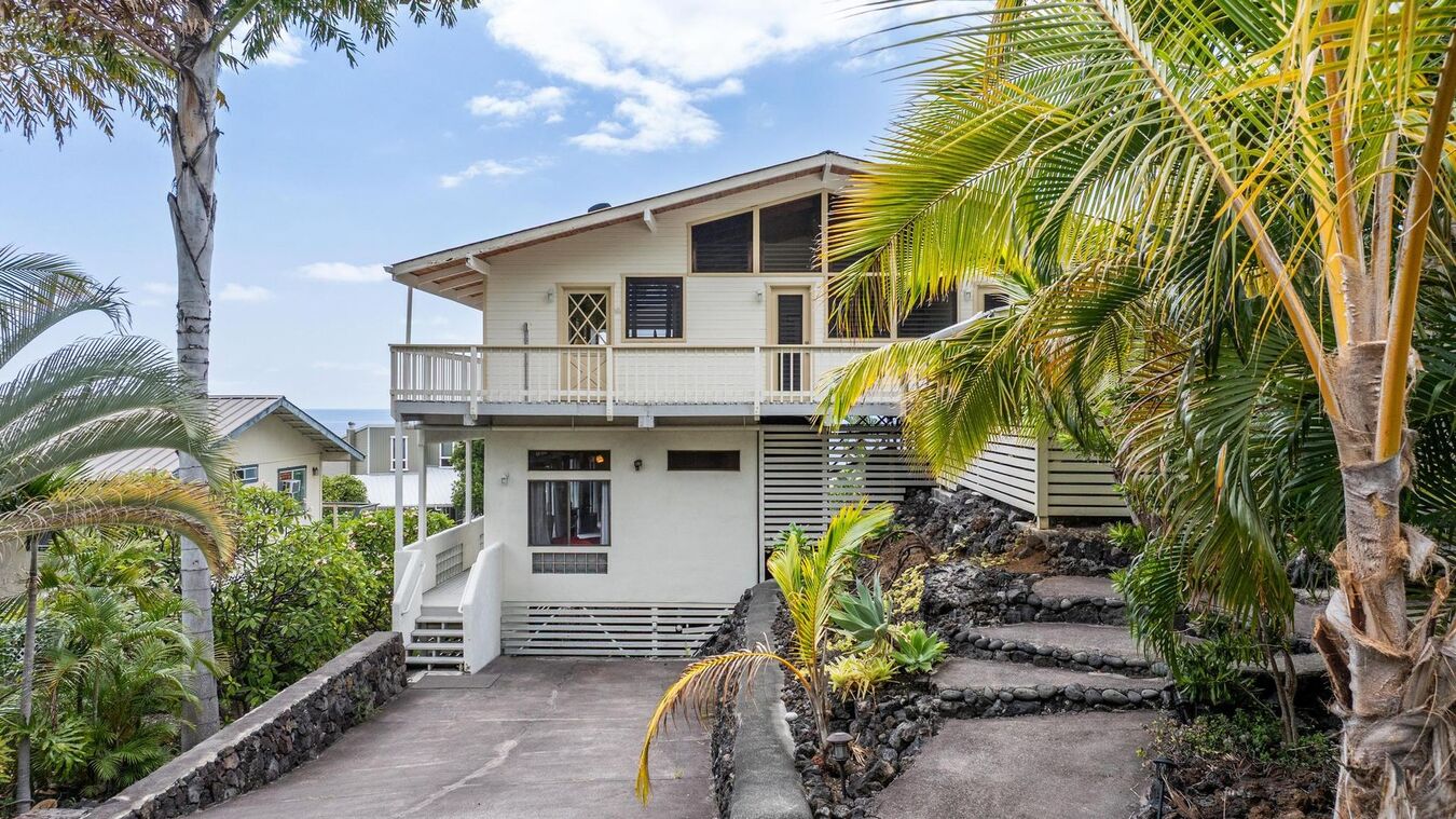 Captain Cook Home – 3 Bed, 2 Bath + Bonus Room!... Apartments Captain ...