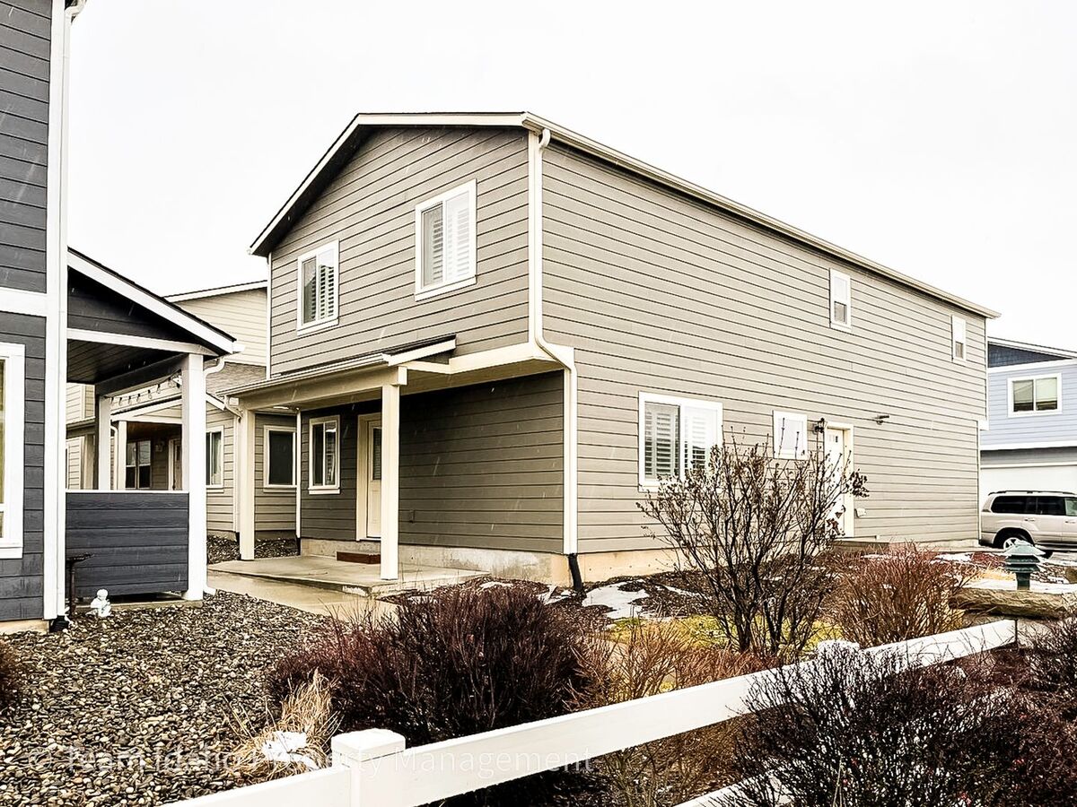 Check Out This "like New" Home With Great... Apartments Moscow, ID