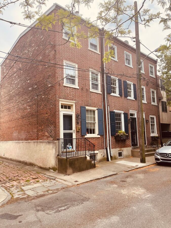 Delightful 2 Bedroom Queen Village Townhouse Apartments Phila, PA
